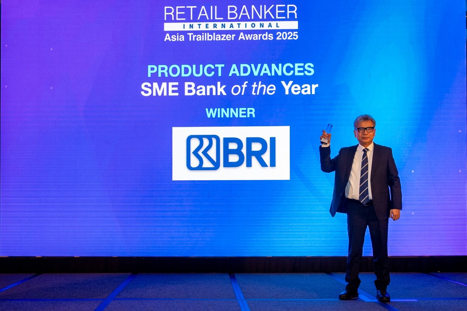 BRI Dinobatkan sebagai Best SME Bank in Indonesia, Perkokoh Peran dalam ...